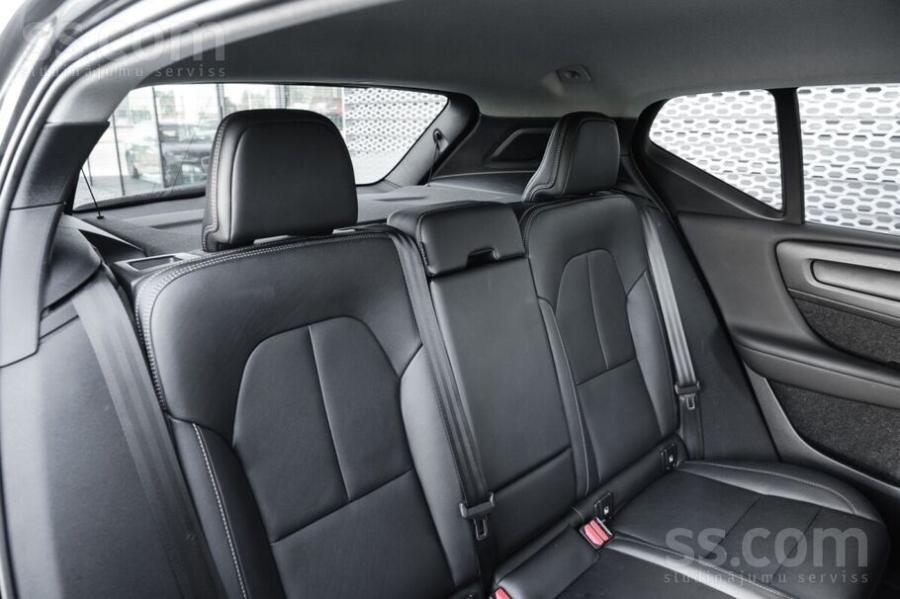 Melns Volvo XC40 2019 Rīga, ar dzinēja tilpumu 2.00 L un nobraukumu 125 tūkst. km par 20000 €, foto 27 vietnē AUTOMOTO.COM.LV