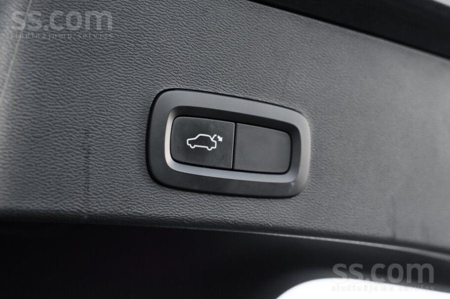 Melns Volvo XC40 2019 Rīga, ar dzinēja tilpumu 2.00 L un nobraukumu 125 tūkst. km par 20000 €, foto 29 vietnē AUTOMOTO.COM.LV