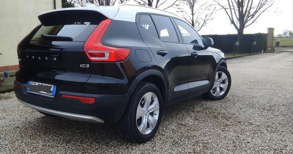 Черный Вольво XC40 2019 в Каунас, объемом двигателя 2.00 л и пробегом 150 тыс. км за 17950 €, фото 2 на AUTOMOTO.COM.LV