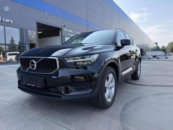 Black Volvo XC40 2019 in Panevezys, with an engine capacity of 1.97 L and mileage of 249 thousand km for 13999 €, photo 3 on AUTOMOTO.COM.LV