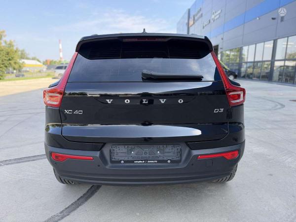 Black Volvo XC40 2019 in Panevezys, with an engine capacity of 1.97 L and mileage of 249 thousand km for 13999 €, photo 9 on AUTOMOTO.COM.LV