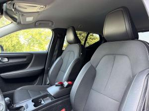 Black Volvo XC40 2019 in Panevezys, with an engine capacity of 1.97 L and mileage of 249 thousand km for 13999 €, photo 13 on AUTOMOTO.COM.LV
