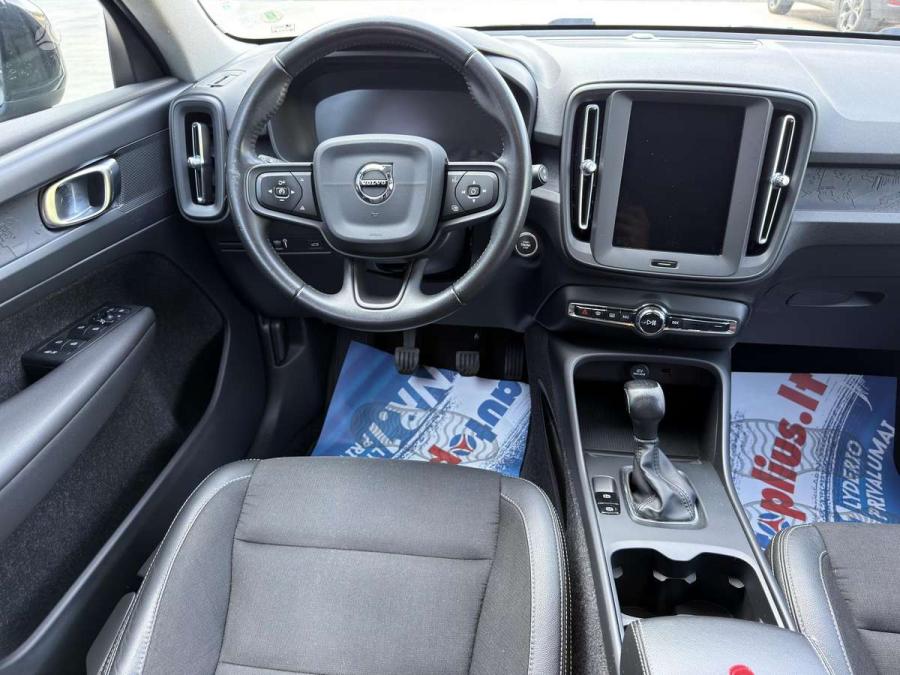 Black Volvo XC40 2019 in Panevezys, with an engine capacity of 1.97 L and mileage of 249 thousand km for 13999 €, photo 16 on AUTOMOTO.COM.LV