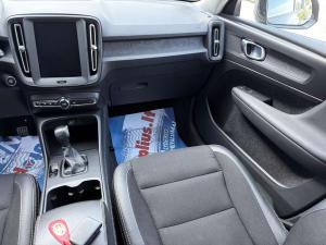 Black Volvo XC40 2019 in Panevezys, with an engine capacity of 1.97 L and mileage of 249 thousand km for 13999 €, photo 17 on AUTOMOTO.COM.LV