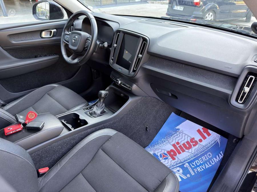 Black Volvo XC40 2019 in Panevezys, with an engine capacity of 1.97 L and mileage of 249 thousand km for 13999 €, photo 18 on AUTOMOTO.COM.LV