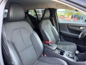 Black Volvo XC40 2019 in Panevezys, with an engine capacity of 1.97 L and mileage of 249 thousand km for 13999 €, photo 20 on AUTOMOTO.COM.LV