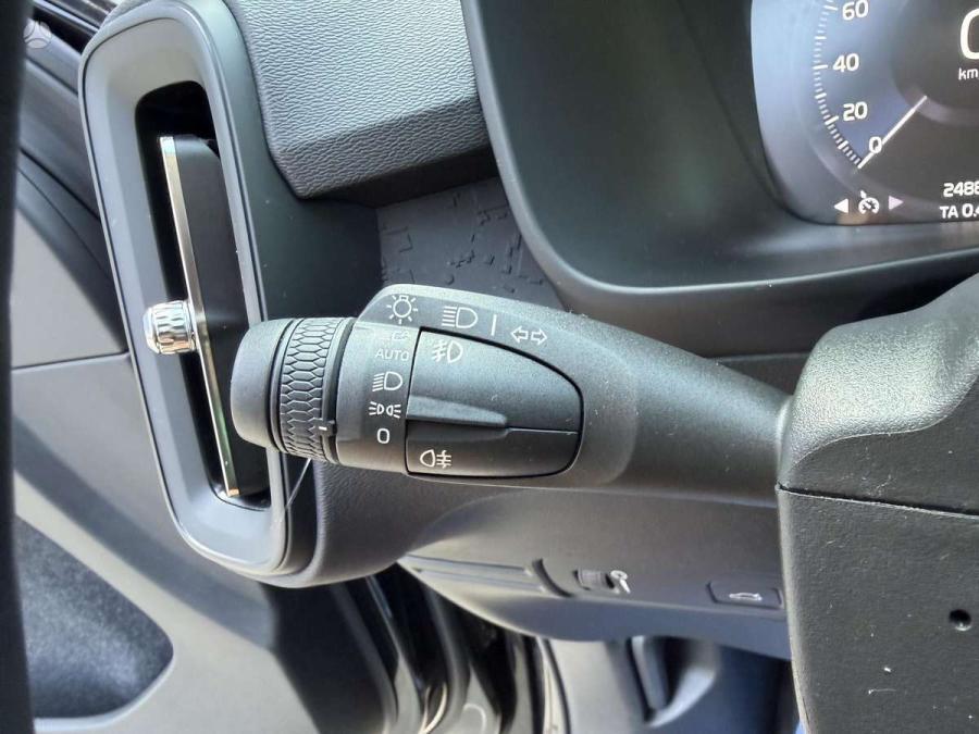 Black Volvo XC40 2019 in Panevezys, with an engine capacity of 1.97 L and mileage of 249 thousand km for 13999 €, photo 25 on AUTOMOTO.COM.LV