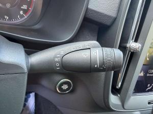 Black Volvo XC40 2019 in Panevezys, with an engine capacity of 1.97 L and mileage of 249 thousand km for 13999 €, photo 26 on AUTOMOTO.COM.LV