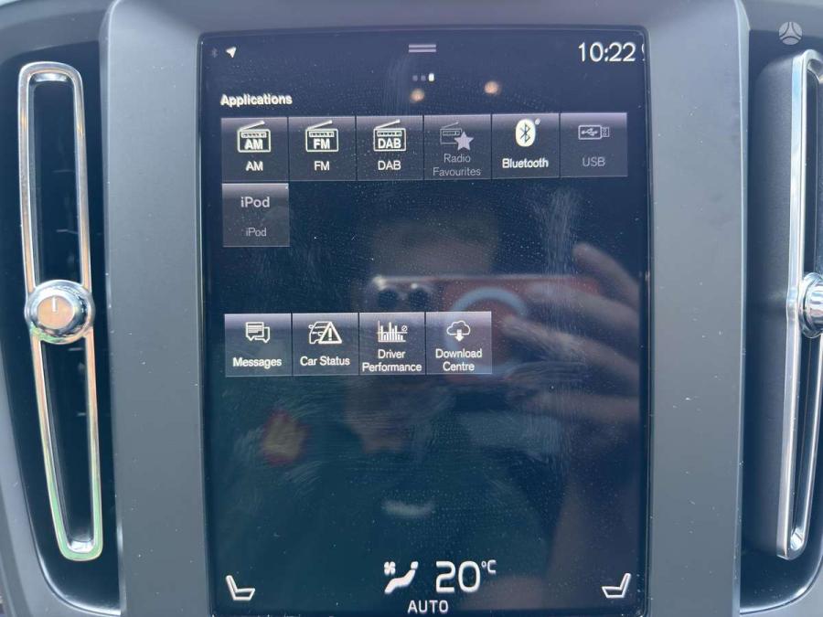 Black Volvo XC40 2019 in Panevezys, with an engine capacity of 1.97 L and mileage of 249 thousand km for 13999 €, photo 29 on AUTOMOTO.COM.LV
