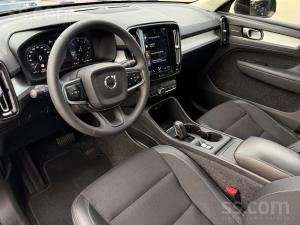 Black Volvo XC40 2019 in Riga, with an engine capacity of 2.00 L and mileage of 201 thousand km for 17990 €, photo 8 on AUTOMOTO.COM.LV