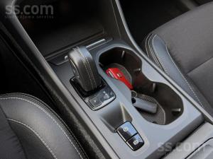 Black Volvo XC40 2019 in Riga, with an engine capacity of 2.00 L and mileage of 201 thousand km for 17990 €, photo 12 on AUTOMOTO.COM.LV