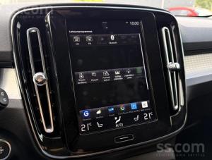 Black Volvo XC40 2019 in Riga, with an engine capacity of 2.00 L and mileage of 201 thousand km for 17990 €, photo 18 on AUTOMOTO.COM.LV