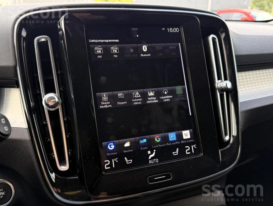 Black Volvo XC40 2019 in Riga, with an engine capacity of 2.00 L and mileage of 201 thousand km for 17990 €, photo 18 on AUTOMOTO.COM.LV