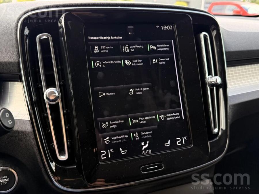 Black Volvo XC40 2019 in Riga, with an engine capacity of 2.00 L and mileage of 201 thousand km for 17990 €, photo 19 on AUTOMOTO.COM.LV