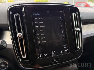 Black Volvo XC40 2019 in Riga, with an engine capacity of 2.00 L and mileage of 201 thousand km for 17990 €, photo 20 on AUTOMOTO.COM.LV