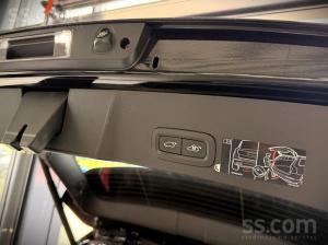 Black Volvo XC40 2019 in Riga, with an engine capacity of 2.00 L and mileage of 201 thousand km for 17990 €, photo 25 on AUTOMOTO.COM.LV