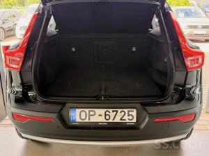 Black Volvo XC40 2019 in Riga, with an engine capacity of 2.00 L and mileage of 201 thousand km for 17990 €, photo 27 on AUTOMOTO.COM.LV
