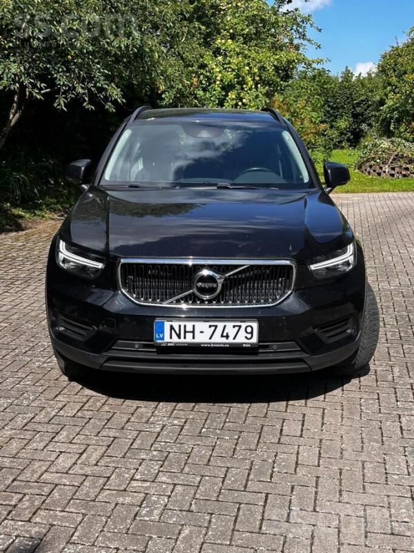 Black Volvo XC40 2019 in Saldus, with an engine capacity of 2.00 L and mileage of 168 thousand km for 16100 €, photo 2 on AUTOMOTO.COM.LV