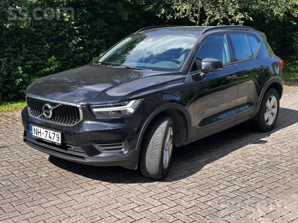 Black Volvo XC40 2019 in Saldus, with an engine capacity of 2.00 L and mileage of 168 thousand km for 16100 €, photo 3 on AUTOMOTO.COM.LV
