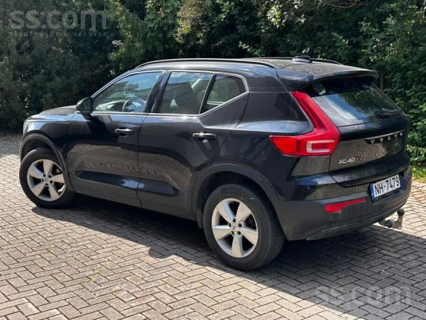 Black Volvo XC40 2019 in Saldus, with an engine capacity of 2.00 L and mileage of 168 thousand km for 16100 €, photo 4 on AUTOMOTO.COM.LV