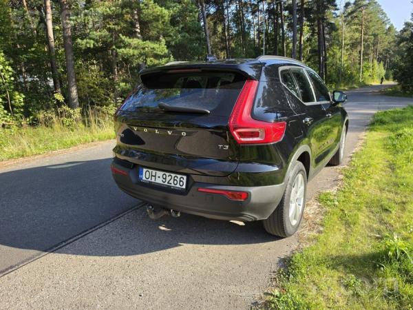 Black Volvo XC40 2019 in Riga, with an engine capacity of 1.50 L and mileage of 119 thousand km for 18000 €, photo 3 on AUTOMOTO.COM.LV