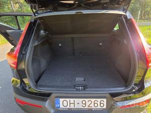 Черный Вольво XC40 2019 в Рига, объемом двигателя 1.50 л и пробегом 119 тыс. км за 18000 €, фото 5 на AUTOMOTO.COM.LV