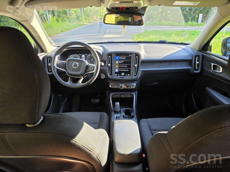 Черный Вольво XC40 2019 в Рига, объемом двигателя 1.50 л и пробегом 119 тыс. км за 18000 €, фото 8 на AUTOMOTO.COM.LV
