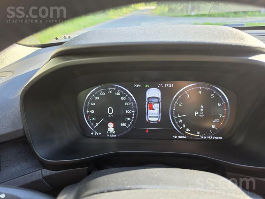 Черный Вольво XC40 2019 в Рига, объемом двигателя 1.50 л и пробегом 119 тыс. км за 18000 €, фото 9 на AUTOMOTO.COM.LV