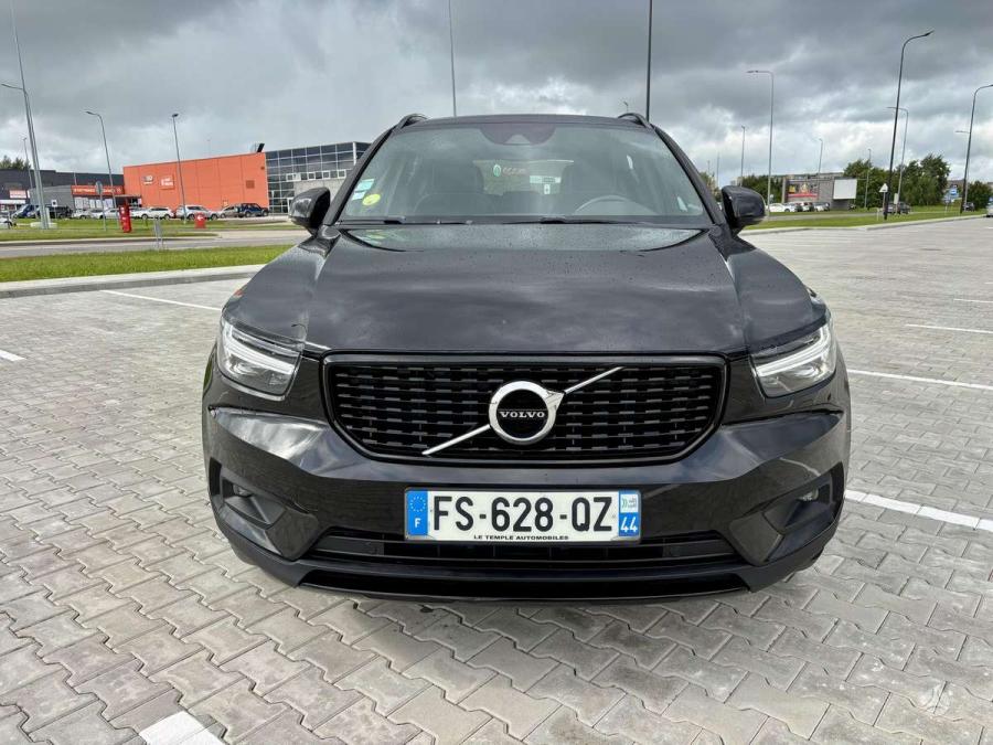 Melns Volvo XC40 2019 Tauragė, ar dzinēja tilpumu 1.97 L un nobraukumu 220 tūkst. km par 16500 €, foto 3 vietnē AUTOMOTO.COM.LV
