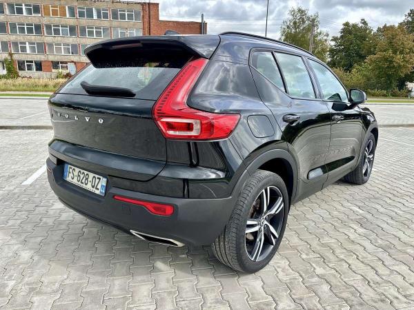 Melns Volvo XC40 2019 Tauragė, ar dzinēja tilpumu 1.97 L un nobraukumu 220 tūkst. km par 16500 €, foto 8 vietnē AUTOMOTO.COM.LV