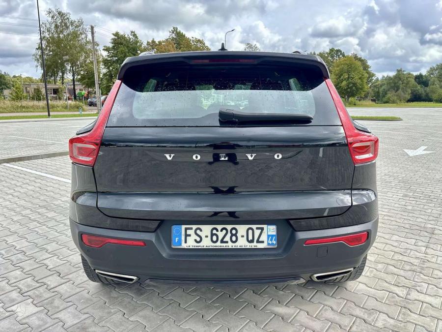 Melns Volvo XC40 2019 Tauragė, ar dzinēja tilpumu 1.97 L un nobraukumu 220 tūkst. km par 16500 €, foto 9 vietnē AUTOMOTO.COM.LV