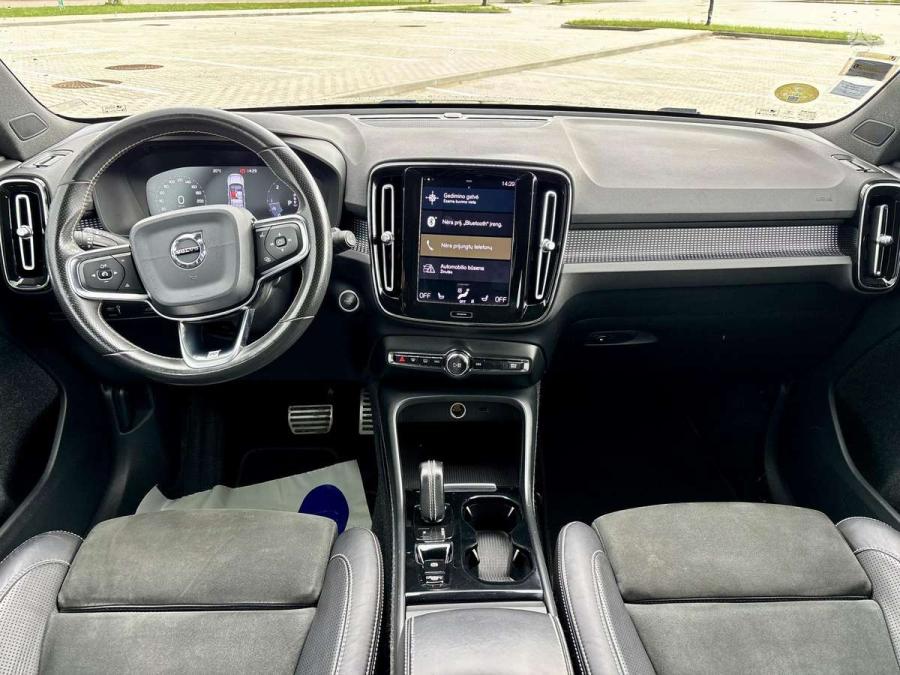 Melns Volvo XC40 2019 Tauragė, ar dzinēja tilpumu 1.97 L un nobraukumu 220 tūkst. km par 16500 €, foto 12 vietnē AUTOMOTO.COM.LV