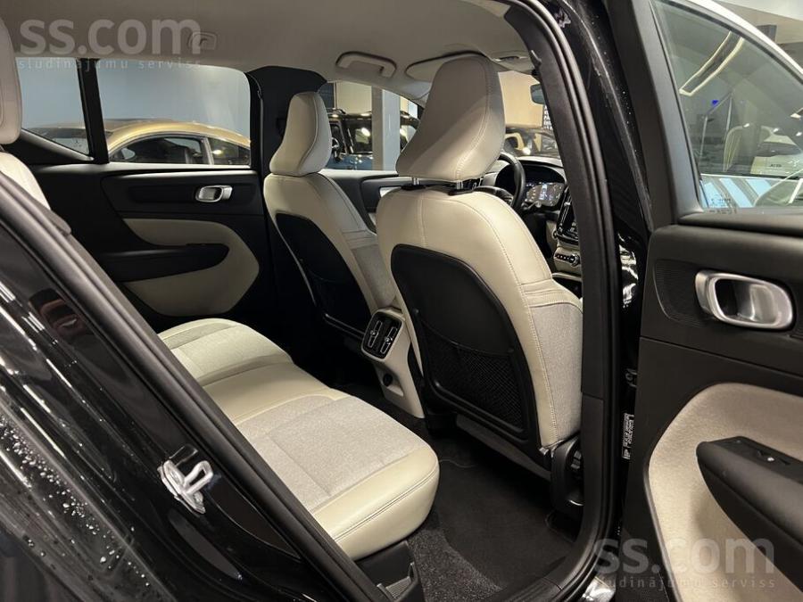 Melns Volvo XC40 2020 Rīga, ar dzinēja tilpumu 2.00 L un nobraukumu 167 tūkst. km par 19990 €, foto 19 vietnē AUTOMOTO.COM.LV