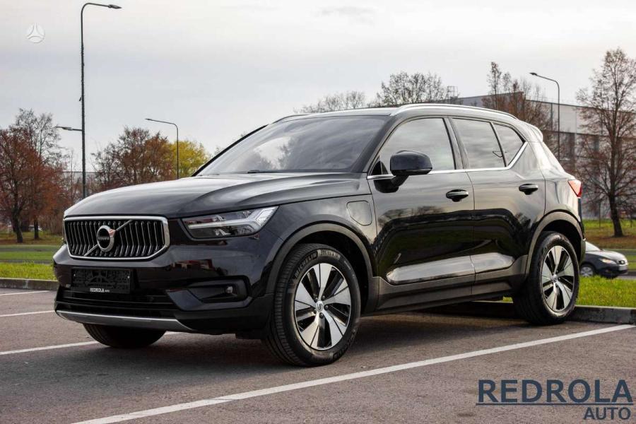 Melns Volvo XC40 2020 Kauņa, ar dzinēja tilpumu 1.48 L un nobraukumu 142 tūkst. km par 20800 €, foto 1 vietnē AUTOMOTO.COM.LV