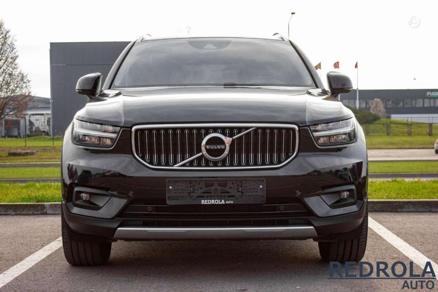 Melns Volvo XC40 2020 Kauņa, ar dzinēja tilpumu 1.48 L un nobraukumu 142 tūkst. km par 20800 €, foto 2 vietnē AUTOMOTO.COM.LV