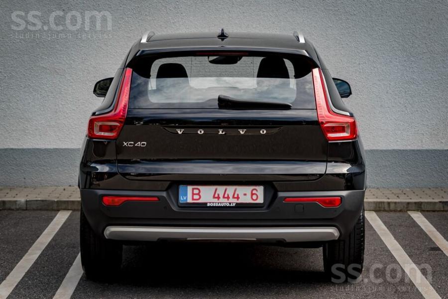 Black Volvo XC40 2020 in Riga, with an engine capacity of 1.50 L and mileage of 0 thousand km for 24750 €, photo 5 on AUTOMOTO.COM.LV