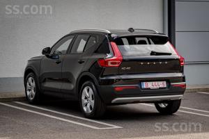 Black Volvo XC40 2020 in Riga, with an engine capacity of 1.50 L and mileage of 0 thousand km for 24750 €, photo 6 on AUTOMOTO.COM.LV