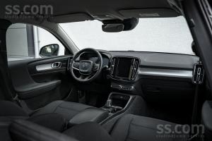 Black Volvo XC40 2020 in Riga, with an engine capacity of 1.50 L and mileage of 0 thousand km for 24750 €, photo 15 on AUTOMOTO.COM.LV