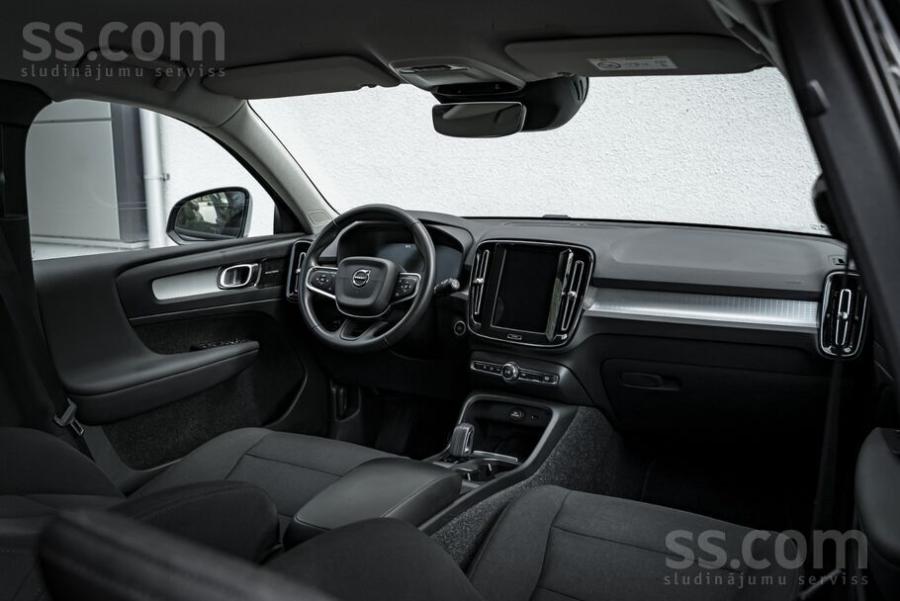 Black Volvo XC40 2020 in Riga, with an engine capacity of 1.50 L and mileage of 0 thousand km for 24750 €, photo 15 on AUTOMOTO.COM.LV