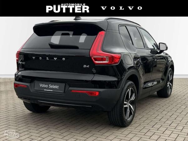 Black Volvo XC40 2020 in Kaunas, with an engine capacity of 2.00 L and mileage of 87 thousand km for 31557 €, photo 2 on AUTOMOTO.COM.LV