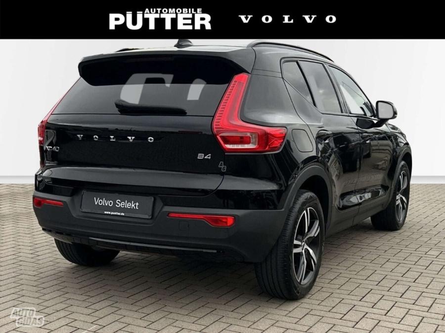 Black Volvo XC40 2020 in Kaunas, with an engine capacity of 2.00 L and mileage of 87 thousand km for 31557 €, photo 2 on AUTOMOTO.COM.LV