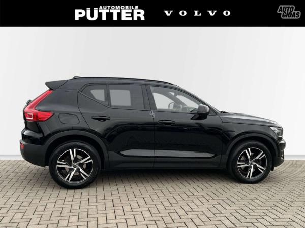 Black Volvo XC40 2020 in Kaunas, with an engine capacity of 2.00 L and mileage of 87 thousand km for 31557 €, photo 6 on AUTOMOTO.COM.LV