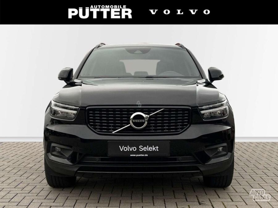 Black Volvo XC40 2020 in Kaunas, with an engine capacity of 2.00 L and mileage of 87 thousand km for 31557 €, photo 8 on AUTOMOTO.COM.LV