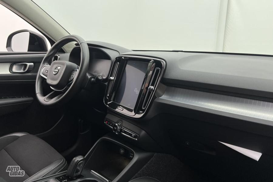Melns Volvo XC40 2020 Kauņa, ar dzinēja tilpumu 0.00 L un nobraukumu 78 tūkst. km par 29307 €, foto 24 vietnē AUTOMOTO.COM.LV