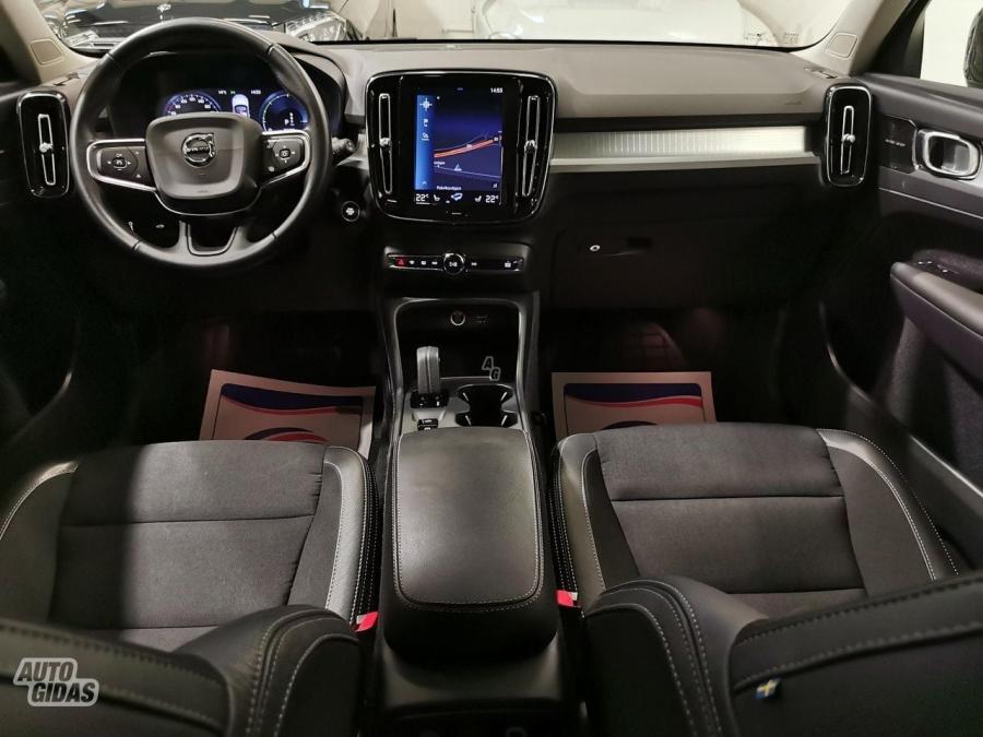 Black Volvo XC40 2020 in Kaunas, with an engine capacity of 0.00 L and mileage of 38 thousand km for 30459 €, photo 3 on AUTOMOTO.COM.LV