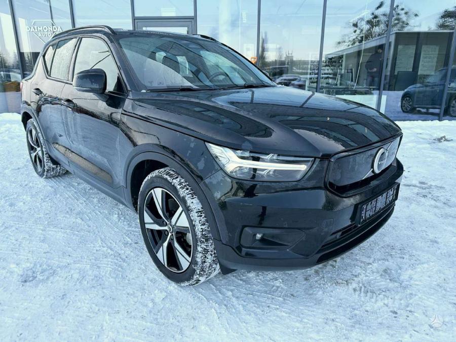 Black Volvo XC40 2020 in Kaunas, with an engine capacity of 0.00 L and mileage of 178 thousand km for 20500 €, photo 2 on AUTOMOTO.COM.LV