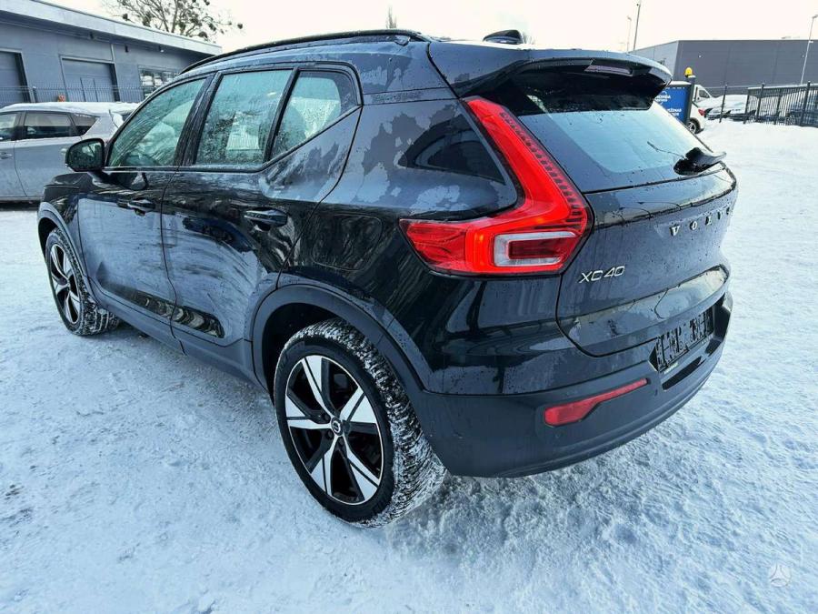 Black Volvo XC40 2020 in Kaunas, with an engine capacity of 0.00 L and mileage of 178 thousand km for 20500 €, photo 4 on AUTOMOTO.COM.LV