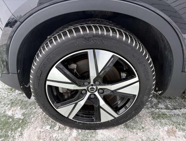 Black Volvo XC40 2020 in Panevezys, with an engine capacity of 0.00 L and mileage of 210 thousand km for 18500 €, photo 11 on AUTOMOTO.COM.LV