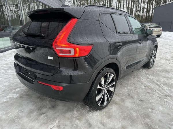 Melns Volvo XC40 2020 Kauņa, ar dzinēja tilpumu 0.00 L un nobraukumu 227 tūkst. km par 17200 €, foto 4 vietnē AUTOMOTO.COM.LV