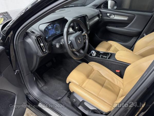 Melns Volvo XC40 2020 Tallina, ar dzinēja tilpumu 2.00 L un nobraukumu 66 tūkst. km par 26995 €, foto 11 vietnē AUTOMOTO.COM.LV